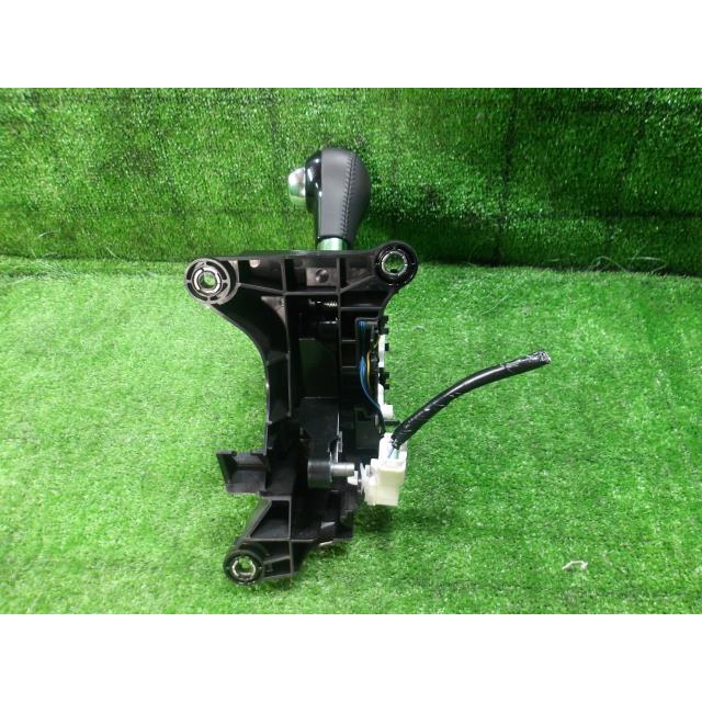 ソリオ DAA-MA36S シフトレバー ZMV 28100-57SJ0-B96 : マルフジ - 通販 - Yahoo!ショッピング