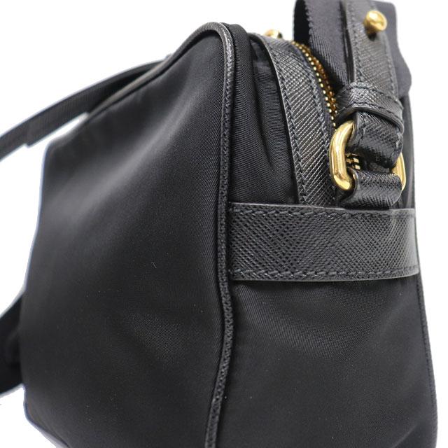 PRADA (美品)プラダ ナイロン ショルダー バック 斜め掛け 黒 PRADA (美品)プラダ ナイロン ショルダー バック 斜め掛け 黒