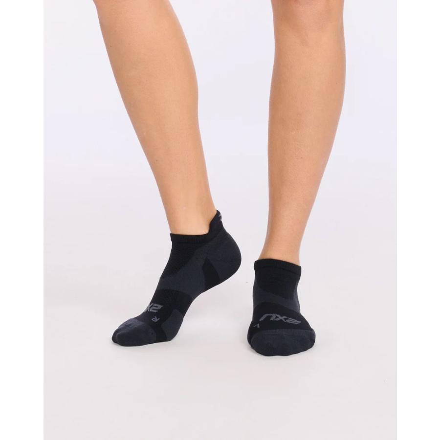 2XU ツータイムズユー ヴェクター ライトクッションノーショーソックス 靴下 UA5042E 足底筋膜 アーチ サポート ブラック ホワイト ...