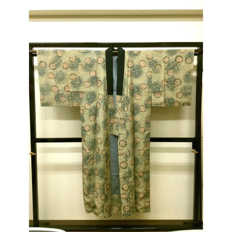 【中古】長襦袢 男物 正絹 薄茶色地に唐花模様 半衿付き 裄65 Sサイズ あすつく : og25677-240926bn : リサイクルきもの福服 - 通販 - Yahoo!ショッピング