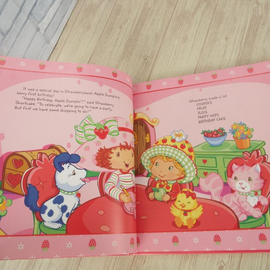 外国語絵本[ストロベリー・ショートケーキ Strawberry Shortcake Storybook Treasury] 6話収録 洋書 ...