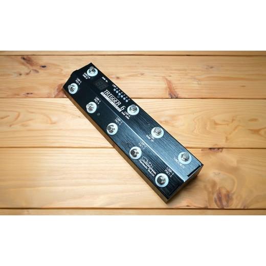 ふるさと納税 雑貨・日用品 岡山県 赤磐市 TRIGGER6 V1.2 StudioDaydream プログラマブルスイッチャー 6ループ チューナーアウト エフェクター ギター 音響機 ...