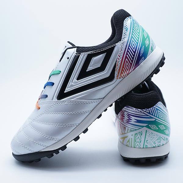 umbro アクセレイター TR JR WIDE アンブロ UF4FCST1J-WHBK ホワイト ジュニア サッカー トレーニングシューズ : フタバスポーツフットボール店 - 通販 ...