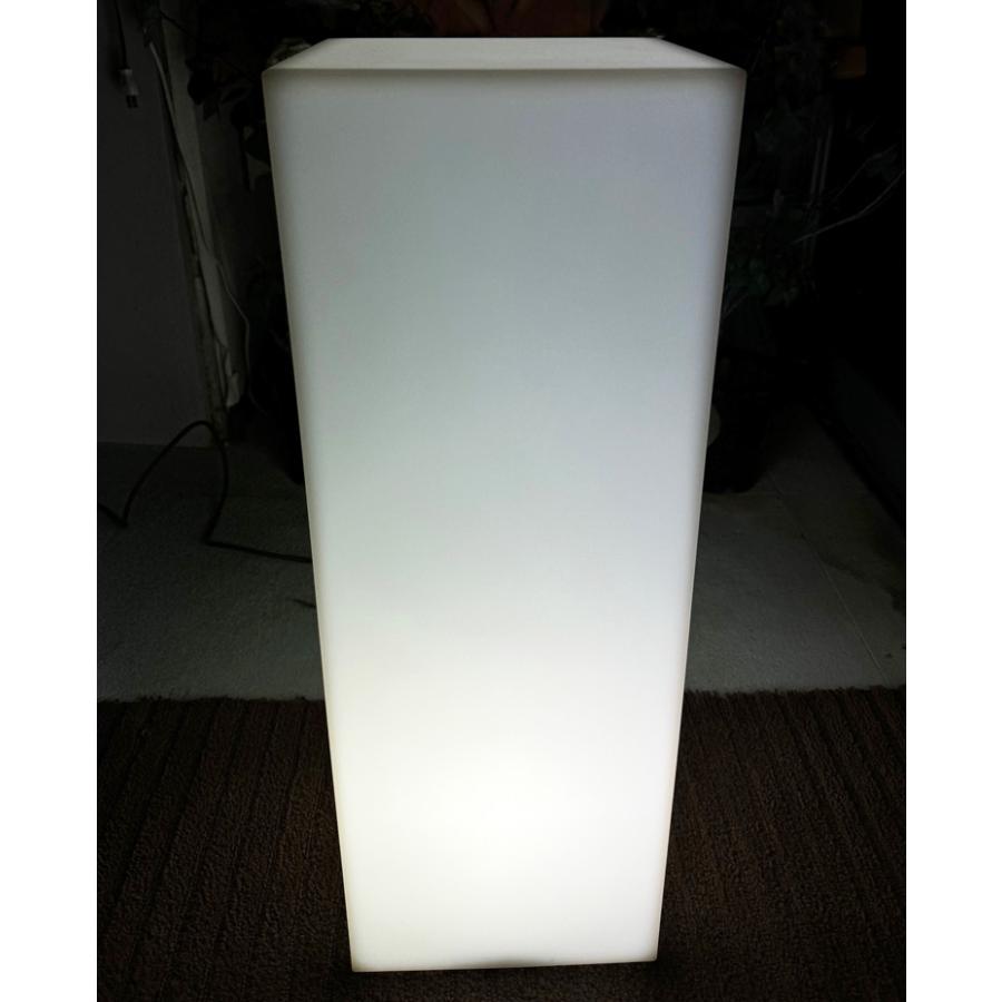 イタリア製 光るオブジェ キューブハイ スクエア スリムライト H70cm W25cm 樹脂製 軽量 間接照明 おしゃれ インテリア 屋外 軽い 【特別セール品】 :g-ma0402:ガーデン ...