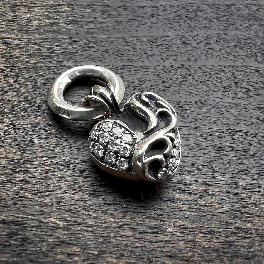 極美品 / レザーポーチ】CHROME HEARTS クロムハーツ ハート 極美品 / レザーポーチ】CHROME HEARTS クロムハーツ ハート