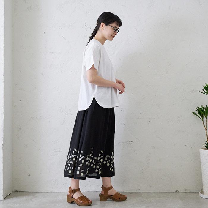 チョウチョ刺繍スカート レディース ボトムス 大人の ナチュラル カジュアル イマゴ 綿ローン 薄手 北欧 かわいい :2303720 ...