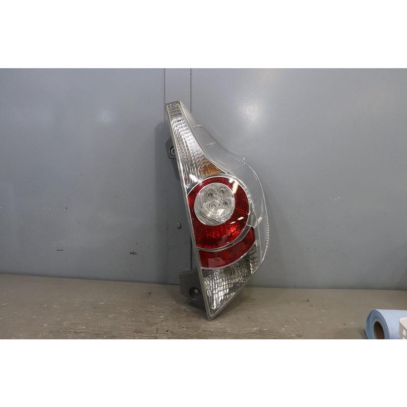 アクア ハイブリッド S 前期(NHP10) 純正 右テールランプ テールライト LED全点灯OK ブレーキランプ 52-252 81550-52A80 P028126 : GEKIYASU ...