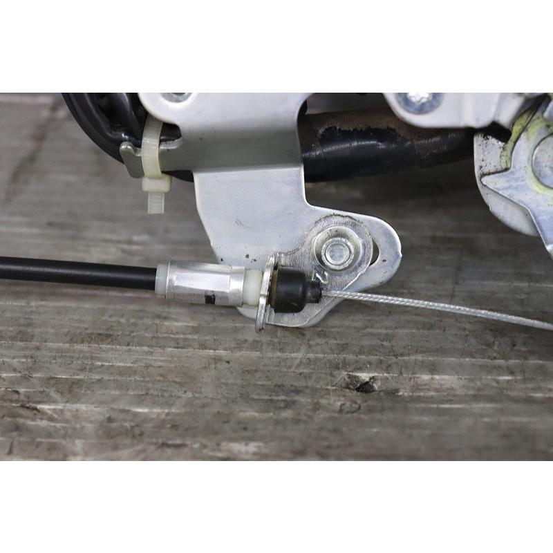 60 ヴォクシー X 後期(AZR60) 純正 破損無 動作保証 右リア スライドドア ドアロック イージークローザー モーター ...