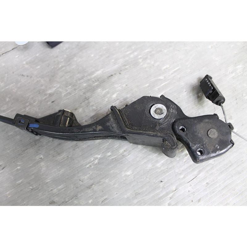 ヴォクシー Z 後期(AZR60) 純正 左 リア スライドドア パワースライドドア モーター コンピューター 左後 85918-28100 ...