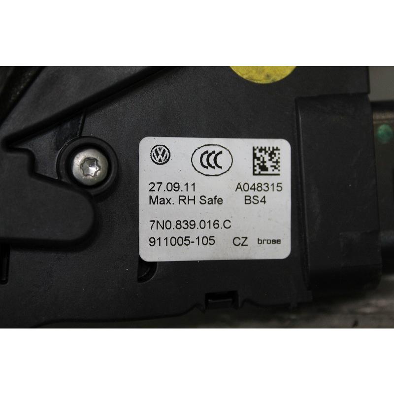 フォルクスワーゲン（Volkswagen） VW シャラン TSI ハイライン BMT 右ハン (7NCAV 7N) 純正 右 リア ドア ...
