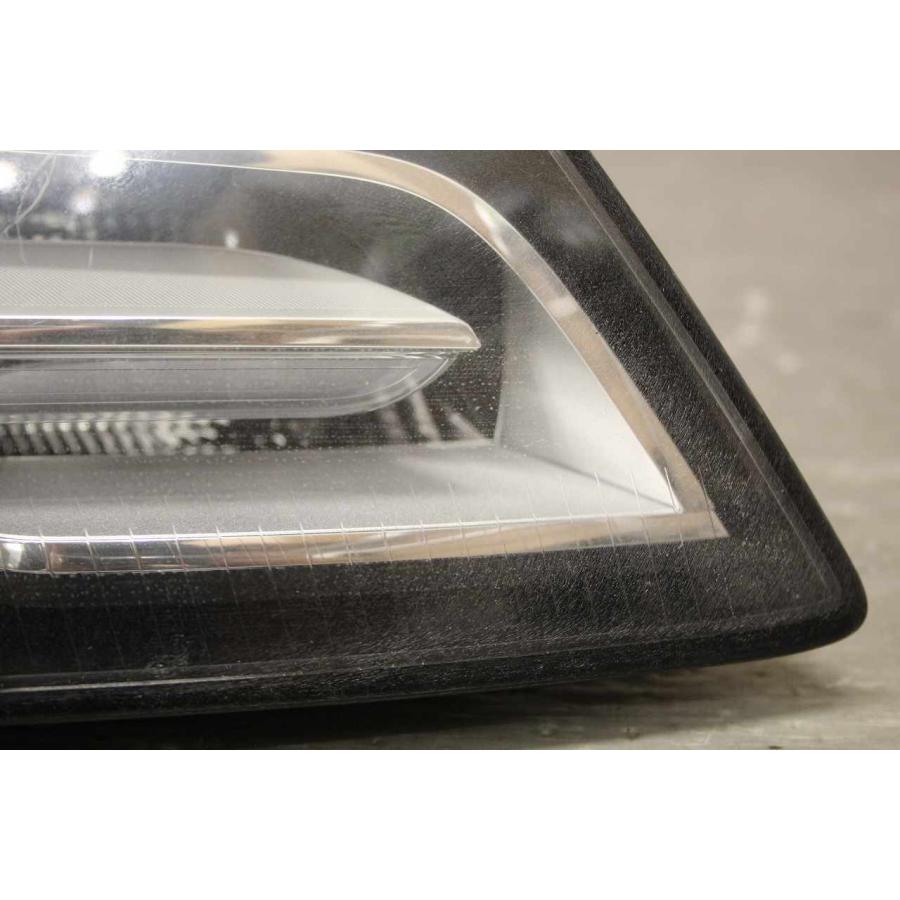 Audi（アウディ） A4 純正 右 HID ヘッドライト キセノン バラスト 0 301 240 672 8K0 941 004 D ...