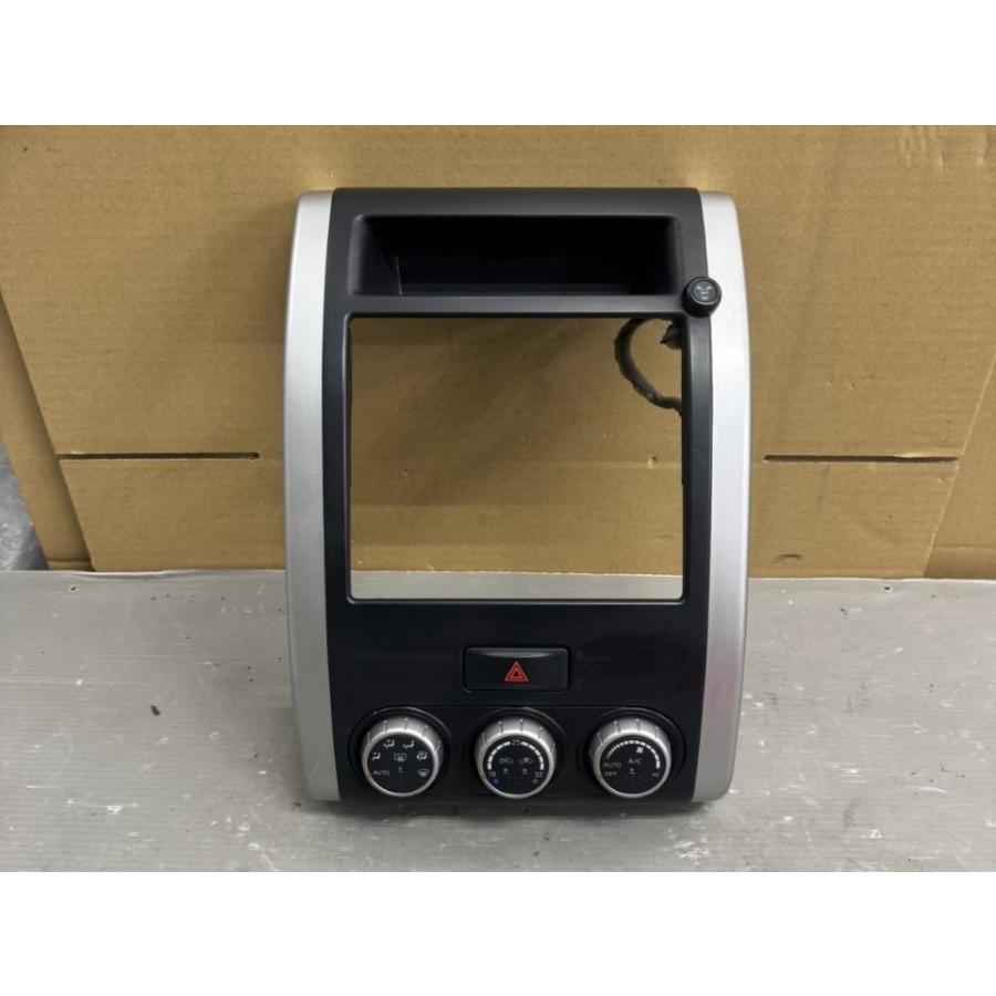 エクストレイル 日産 20GT 4WD 6MT 寒冷地 X-Trail (DNT31 T31) 純正 オーディオパネル エアコンスイッチ 小物入れ A/Cスイッチ p050239 ...