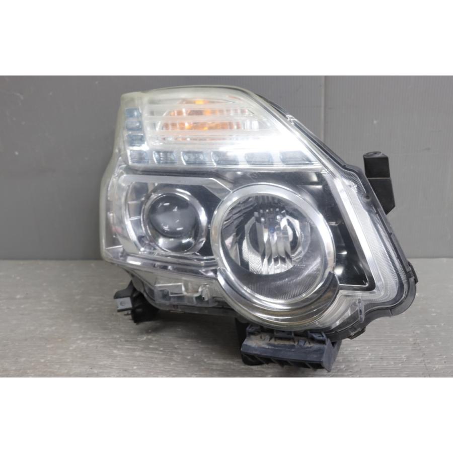 エクストレイル 日産 20GT 4WD 6MT 後期 (DNT31 T31) 純正 右 HID ヘッドライト バラスト レベ付 キセノン ヘッドランプ 1849 p053072 ...