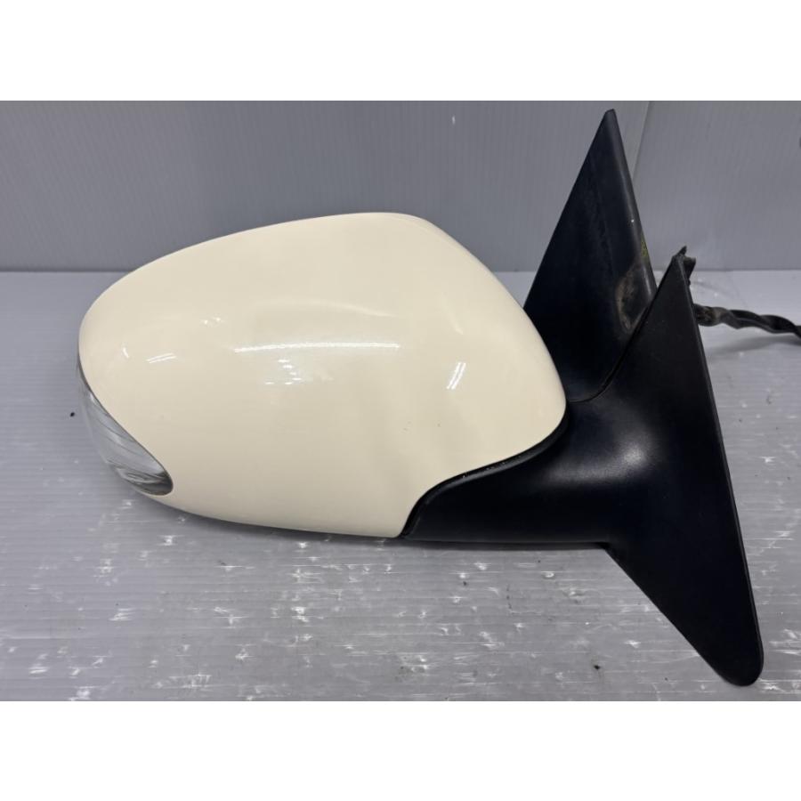 フォルクスワーゲン VW ニュービートル EZ 1.6 後期 (9C 9CBFS) 純正 右ドアミラー 電格 9P＋2P 9ピン＋2ピン ウィンカー付 ベージュ系 サイドミラー p056653 ...