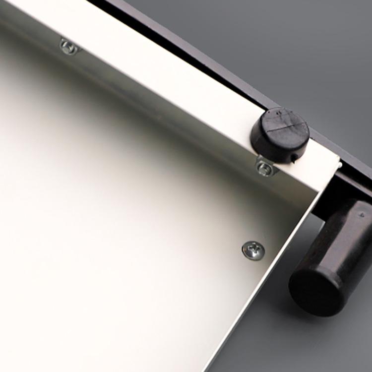 ペーパーカッター A4 裁断機 ズレ防止 ペーパー カッター カッティングマシン コピー用紙 写真 カード ラベルのカット 木製 業務用 : gem7 - 通販 - Yahoo!ショッピング