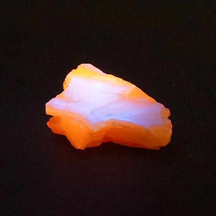 北海道蛍光オパール 原石 約3.63g 北海道産 【一点物】 天然石 パワーストーン カラーストーン : 天然石工房 翡翠 - 通販 - Yahoo!ショッピング