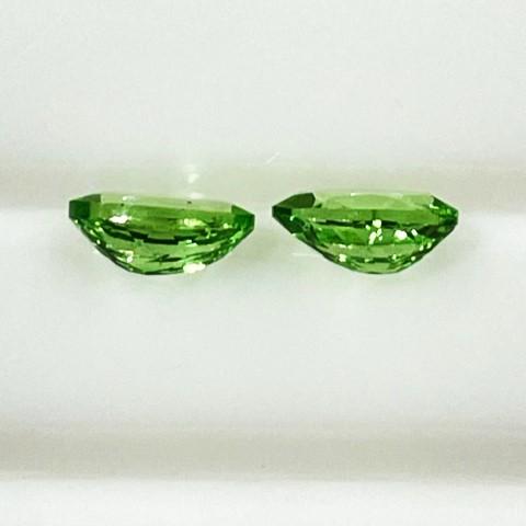 ミントガーネット オーバル ペア 2個合計 1.14ct ルース : gem-ichinoseYahoo!店 - 通販 - Yahoo!ショッピング