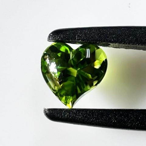 ペリドット ハートシェイプ 4.06ct ルース :ype-037:宝石のいちのせ - 通販 - Yahoo!ショッピング