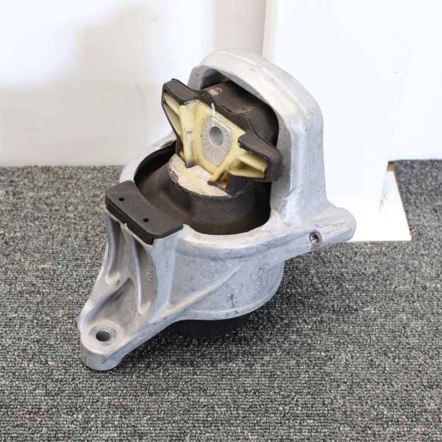 Audi [A-20]アウディ A4 8WCVN エンジンマウント 8W0199372CA 8W 中古 : 車の中古部品専門店パーツアウト ...