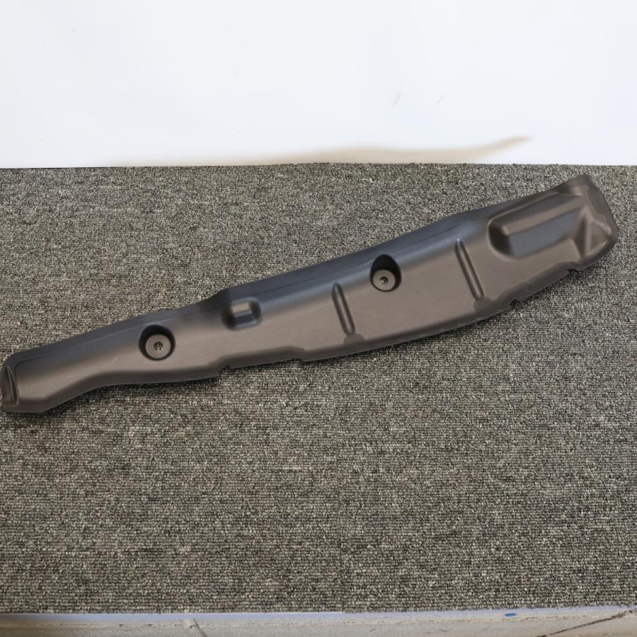 Audi [A-20]アウディ A4 8WCVN 右 フェンダーエンドプレート 8W0821112 8W 中古 : 車の中古部品専門店パーツ ...