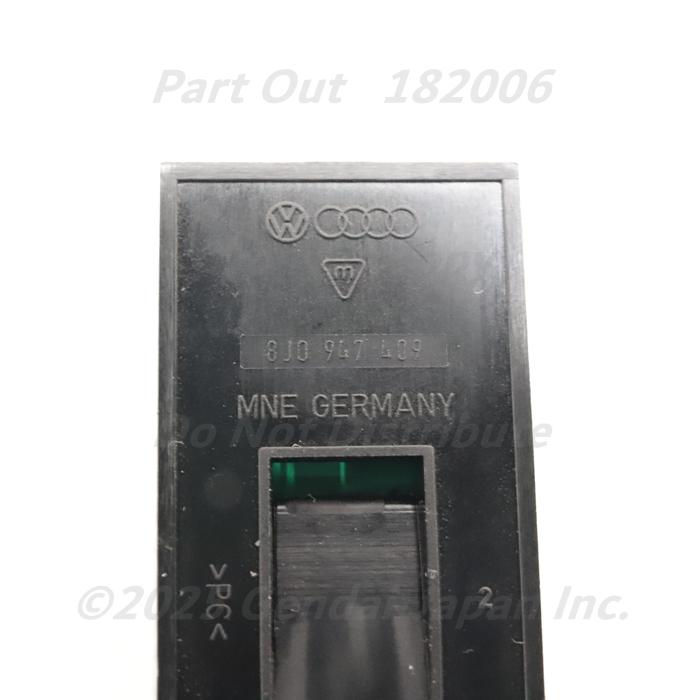 Audi（アウディ） [A-47] S8 4H 後期 インテリアライト LED 2個セット 8J0947409 D4 A8 4HCTFF 中古 ...