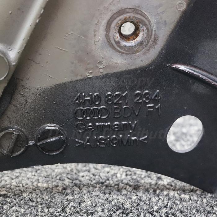 Audi [A-47] S8 4H 後期 右フロントフェンダーサポート 4H0821136E アウディ D4 A8 4HCTFF 中古 : 車 ...