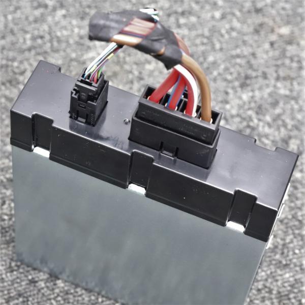 BMW [B-14]BMW F02 LCI 後期 電圧レギュレーター ボルテージコンバーター VSU400 61429247159 F01 ...