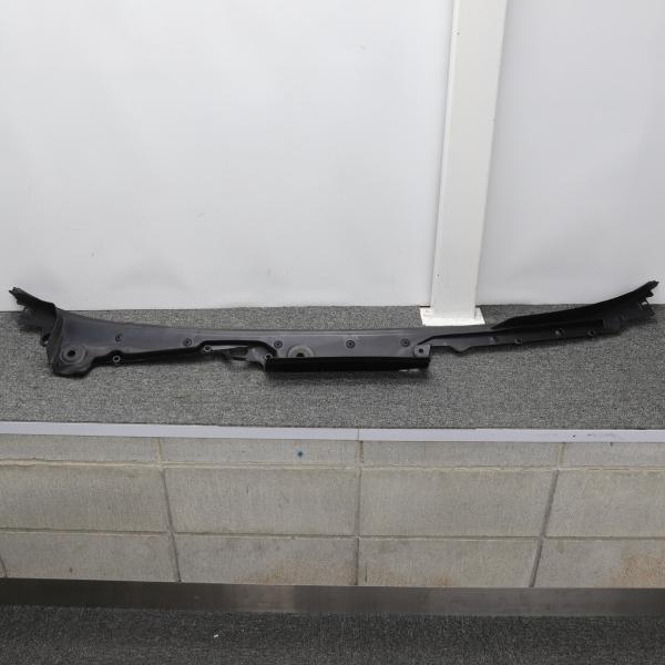 BMW [B-14]BMW F02 LCI 後期 フロントガラスパネル ワイパーパネル カウルトップ 51717184564 F01 ...