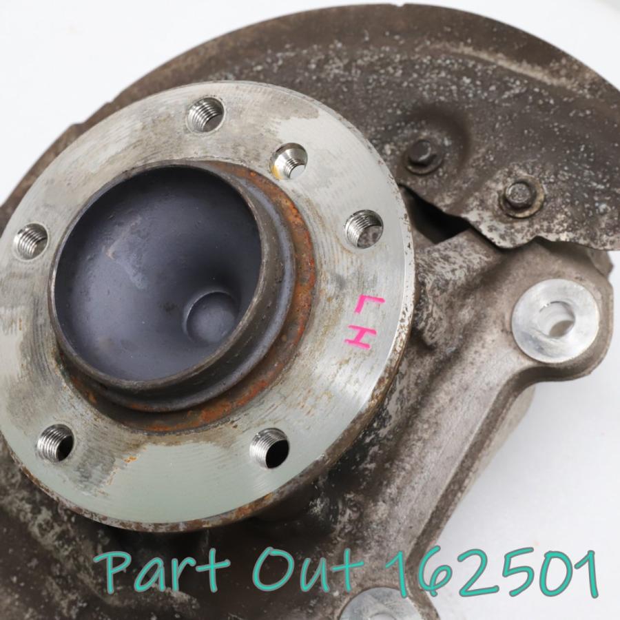 BMW [B-16]BMW 320i LCI 左フロント ハブ ナックル スウィング 31216793923 31216765157 E87 ...