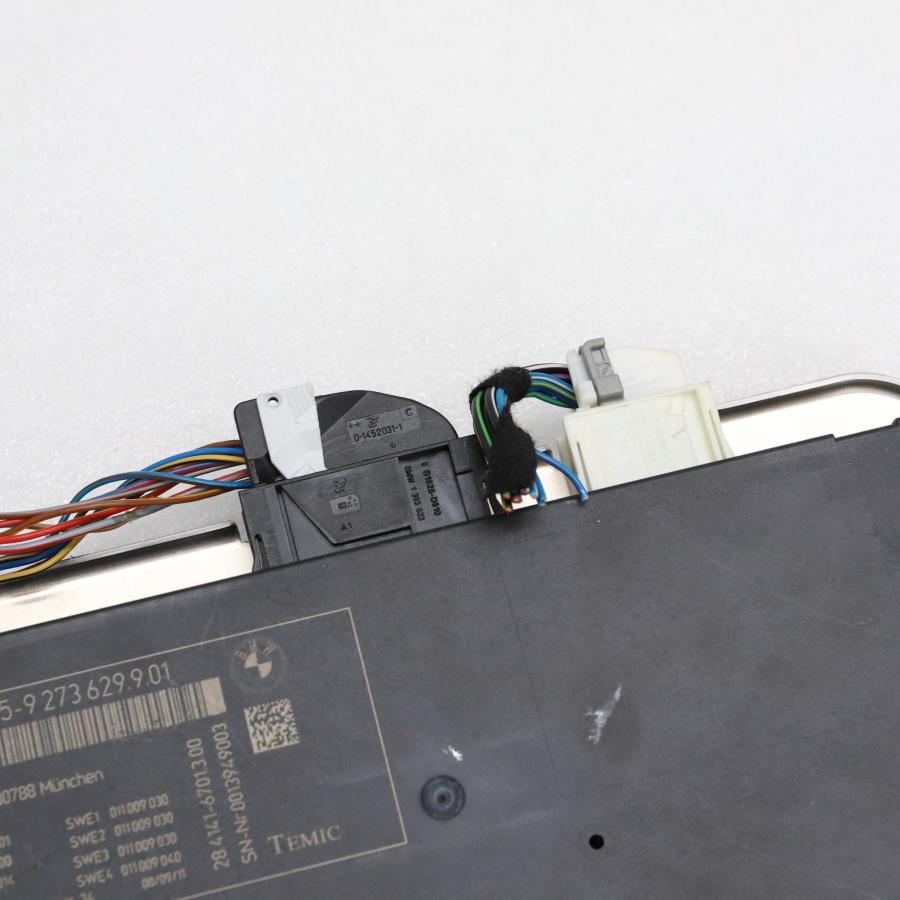 BMW [B-18]BMW F01 750i フットウェルモジュール 61359273629 61356992947 F07 F10 F11 ...