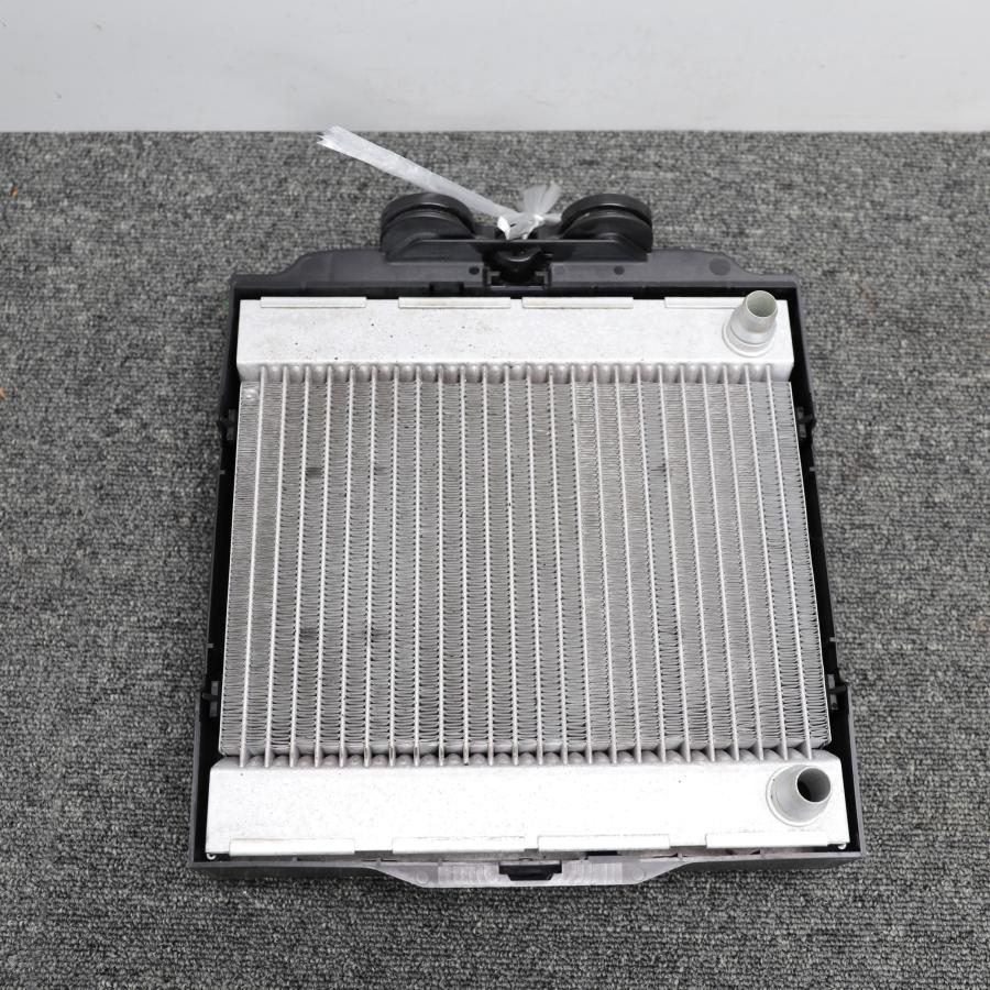 BMW [B-18]BMW F01 750i 圧力試験済み サブラジエーター ラジエーター 17117805630 F07 F10 F11 ...