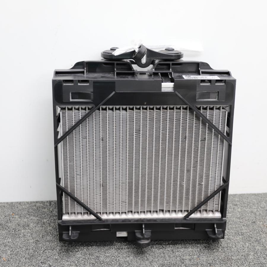 BMW [B-18]BMW F01 750i 圧力試験済み サブラジエーター ラジエーター 17117805630 F07 F10 F11 ...