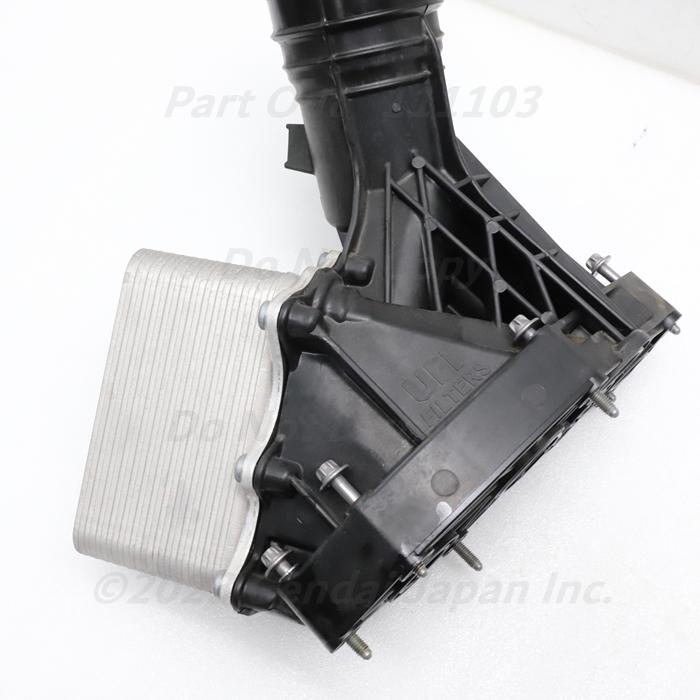 BMW [B-23] G31 JM30 540i B58B30A オイルフィルターハウジング 11428583895 11428583901 ...