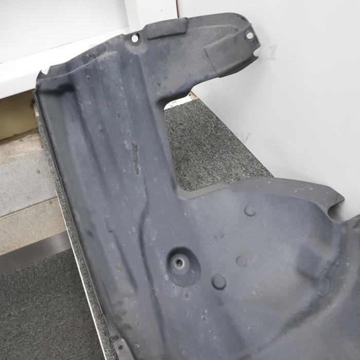 BMW [B-26] 320i E90 LCI 右フロントフェンダーライナー 後側 51717059378 E91 BMW VA20 中古 ...