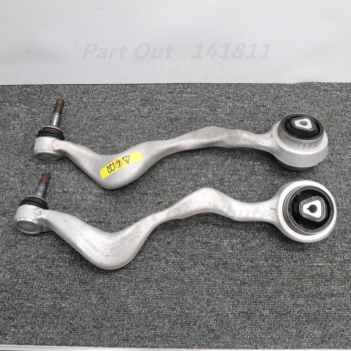 BMW [B-26] 320i E90 LCI 純正 使用距離浅い テンションストラット アーム 31122405861 左右セット VA20 ...