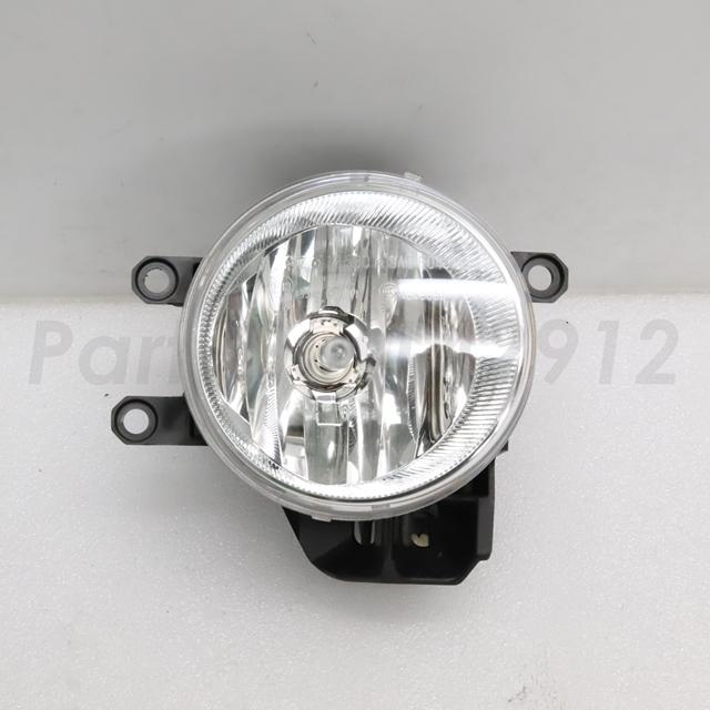 トヨタ（TOYOTA） 【中古】 シエンタ ヴォクシー ヴェルファイア アクア プリウス ノア アリオン 右 フォグランプ フォグライト ...
