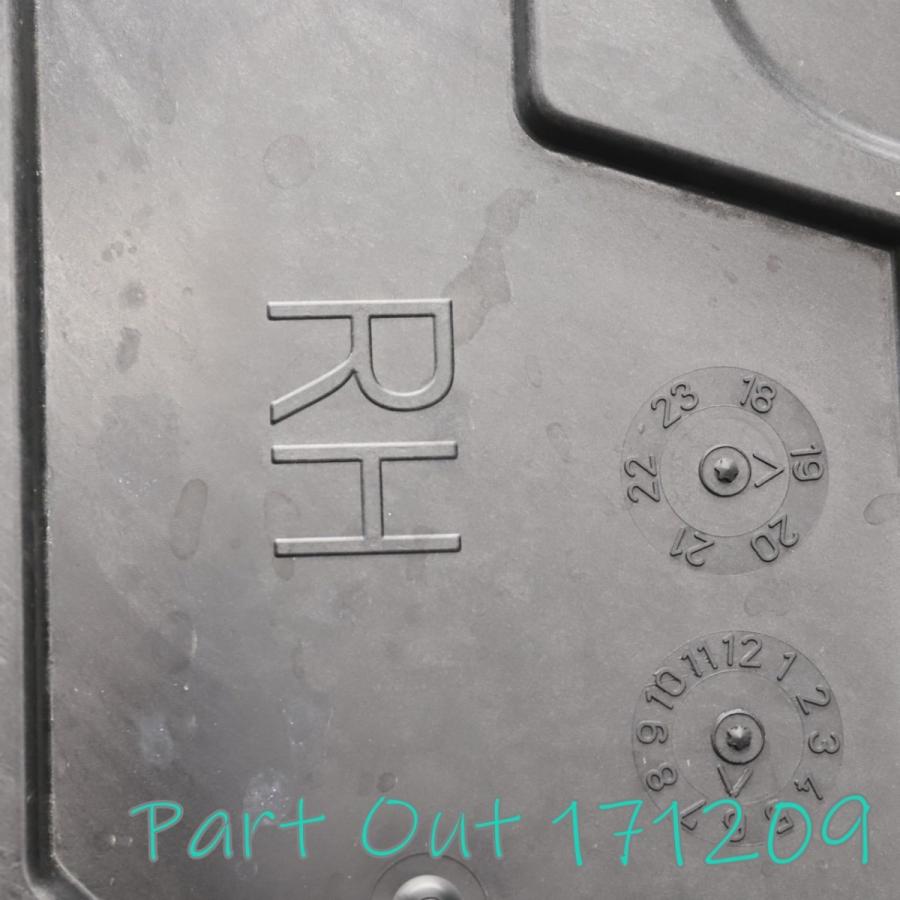 Mercedes-Benz [M-20]ベンツ W177 A200d アンダーカバー 右側 少し割れあり A1776808603 AMG ...