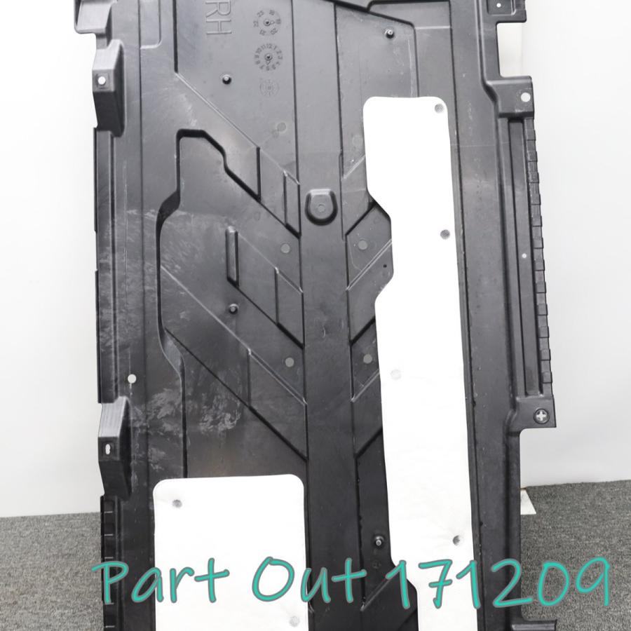 Mercedes-Benz [M-20]ベンツ W177 A200d アンダーカバー 右側 少し割れあり A1776808603 AMG ...