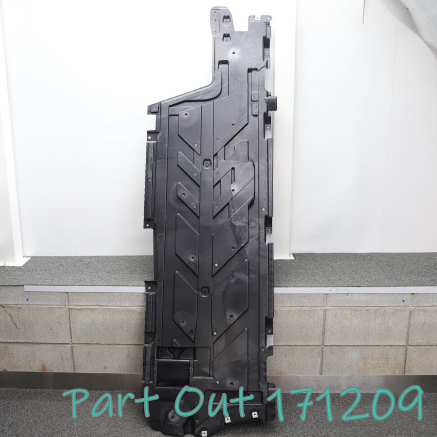 Mercedes-Benz [M-20]ベンツ W177 A200d アンダーカバー 右側 少し割れあり A1776808603 AMG ...