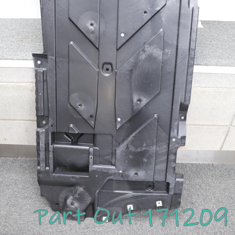 Mercedes-Benz [M-20]ベンツ W177 A200d アンダーカバー 右側 少し割れあり A1776808603 AMG ...