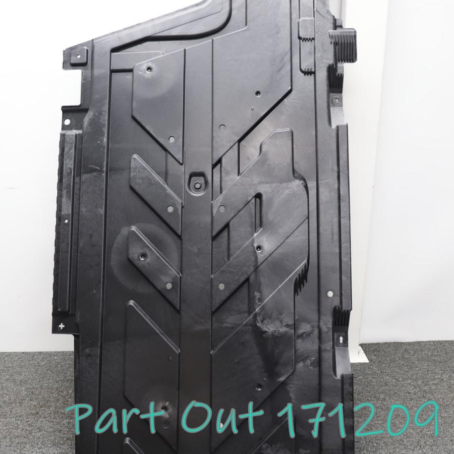 Mercedes-Benz [M-20]ベンツ W177 A200d アンダーカバー 右側 少し割れあり A1776808603 AMG ...