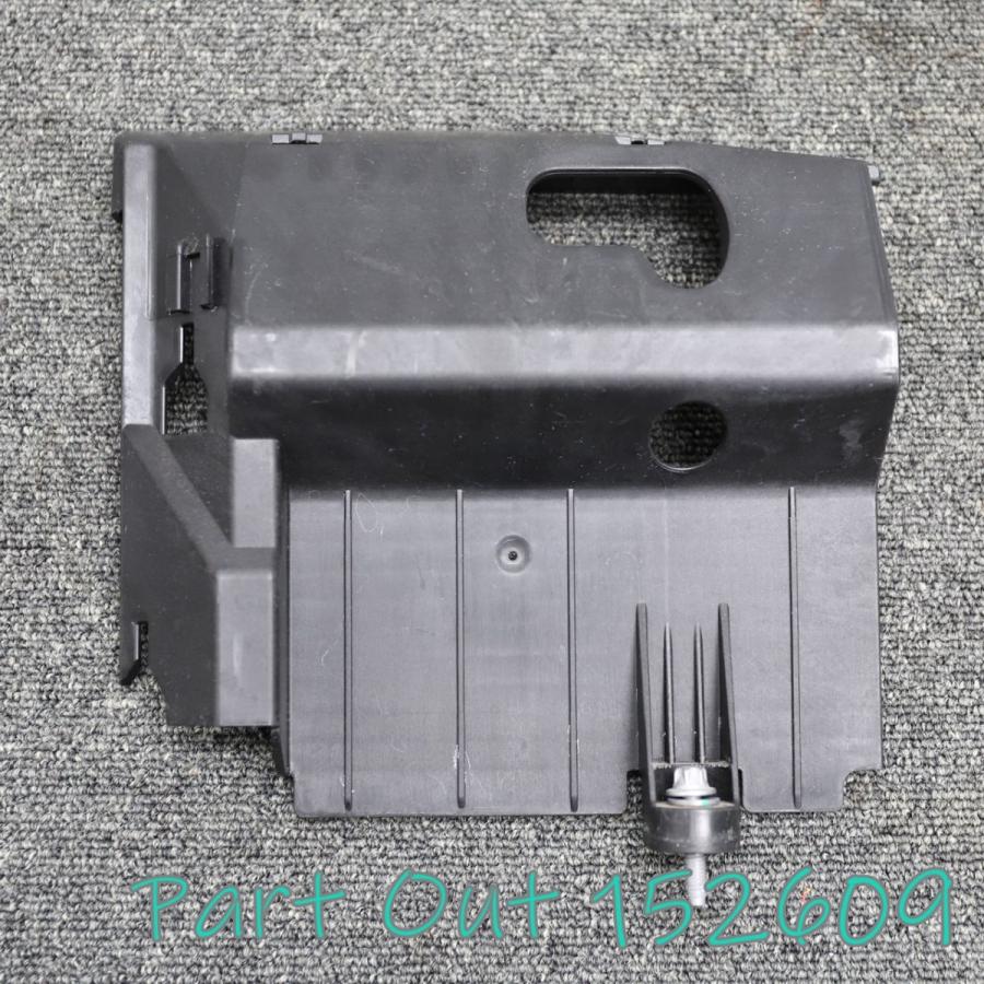 Mercedes-Benz [M-20]ベンツ W177 A200d バッテリーカバー A2475411000 W247 AMG ライン 中古 ...