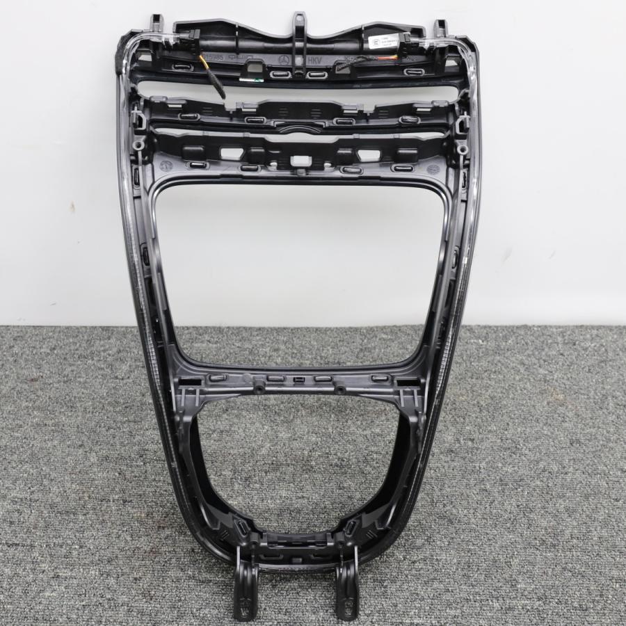 Mercedes-Benz（メルセデス・ベンツ） [M-22]ベンツ W213 E200 センターコンソールパネル トリム ...