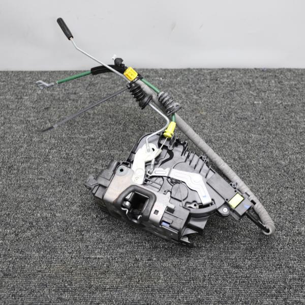 Mercedes-Benz [M-24]ベンツ C63 S AMG エディション1 左フロント ドアロック A0997201700 ...