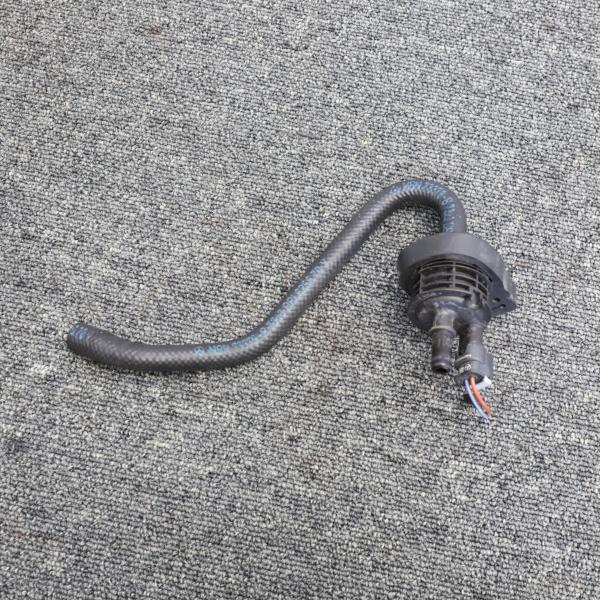 Mercedes-Benz [M-24]ベンツ C63 S AMG エディション1 パージバルブ A0014700993 W222 W166 ...