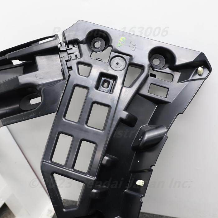 PORSCHE [P-16]マカン ターボ 95B 右リア バンパーリテーナー ブラケット 95B807254C 95B807572A ...