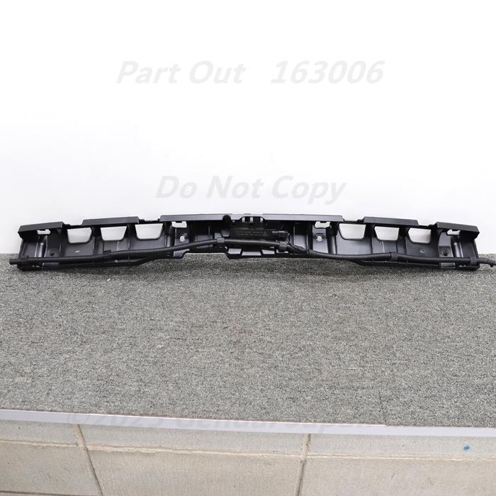 PORSCHE（ポルシェ） [P-16]マカン ターボ 95B リアバンパー リテーナー ブラケット アンテナ 95B807863B ...