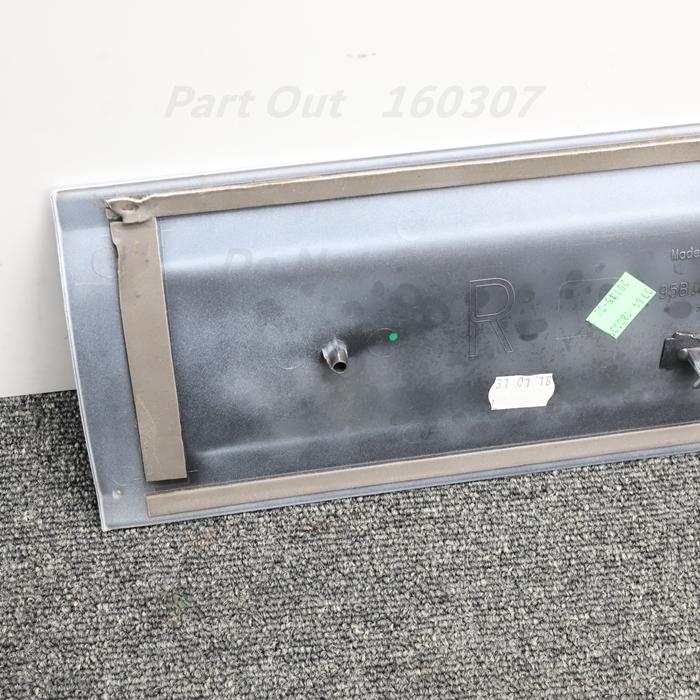 [P-16]マカン ターボ 95B S9R 右リアドア トリム モール 95B839890E 95B898566A ポルシェ 95BCTL ...