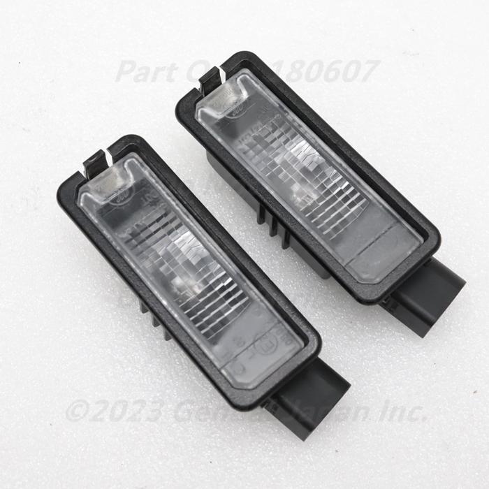 PORSCHE [P-16]マカン ターボ 95B ライセンスプレートライト 2個セット 95863162000 ポルシェ 95BCTL 中古 ...