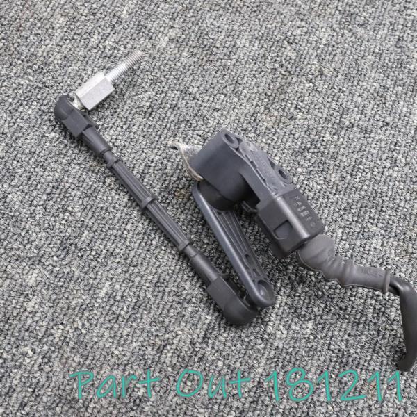 ベントレー [W-1]ベントレー ベンテイガ W12 ハイトセンサー レベライザー 左リア 4M0907503 4M0941310H カイエン ...